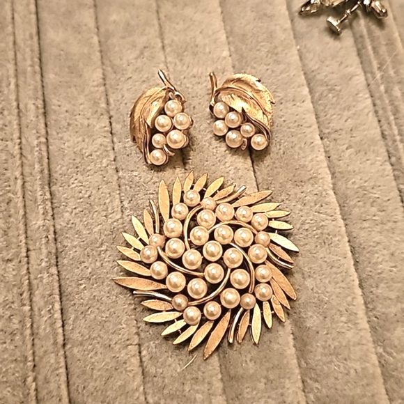 Trifari | Jewelry | Trifari Pearl Set | Poshmark